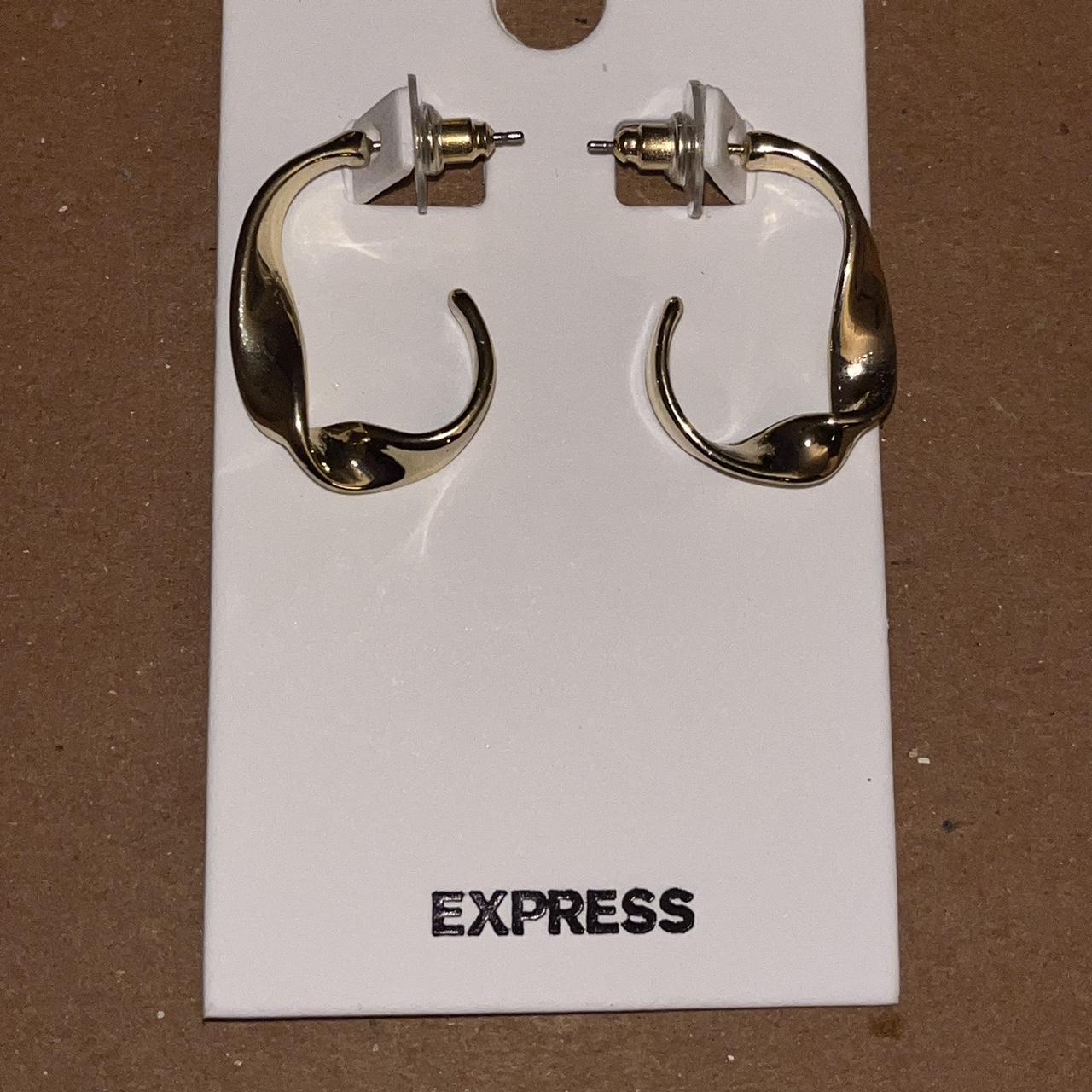 Cute express earrings - Depop