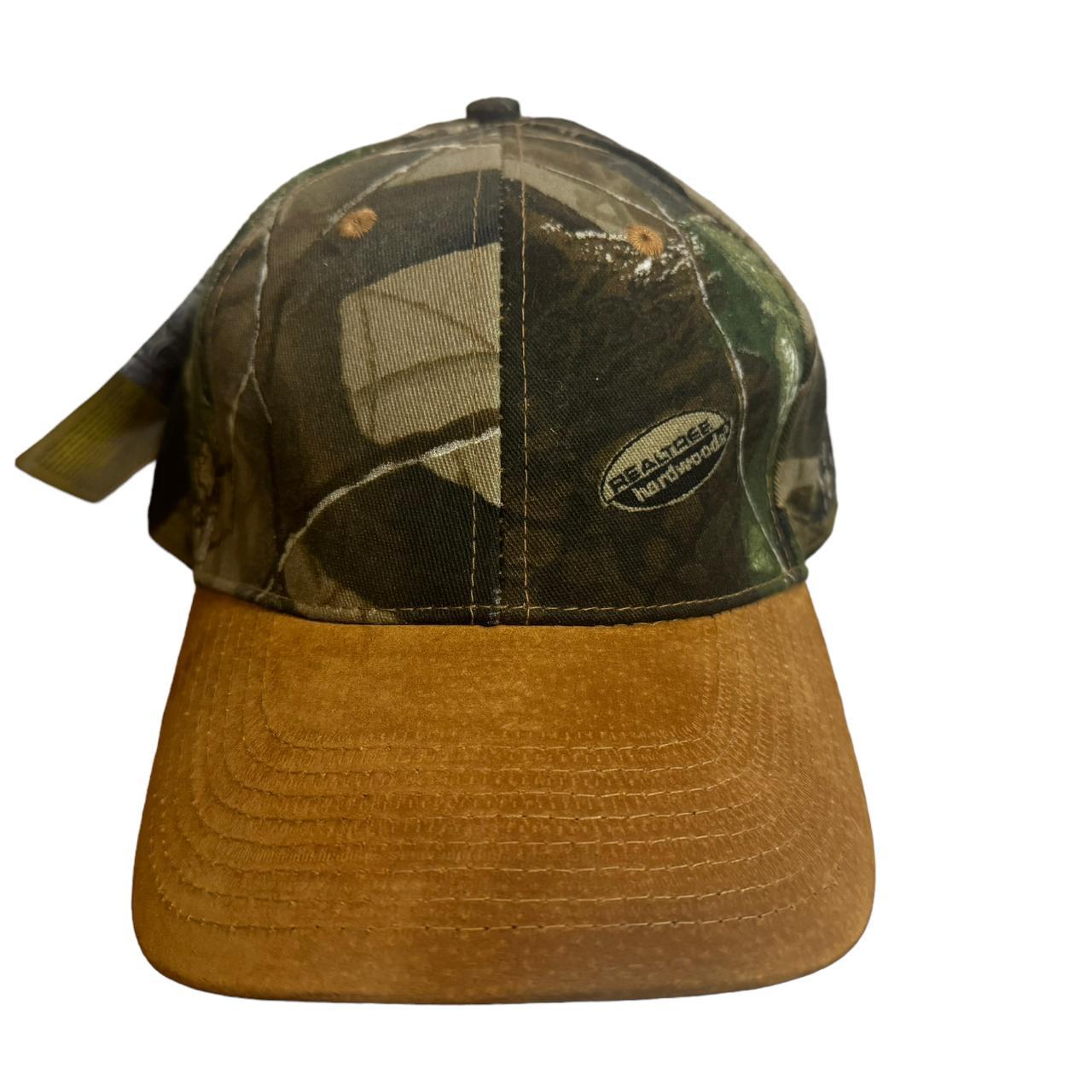 This Realtree Hardwoods Green Adjustable Hat Cap is... - Depop