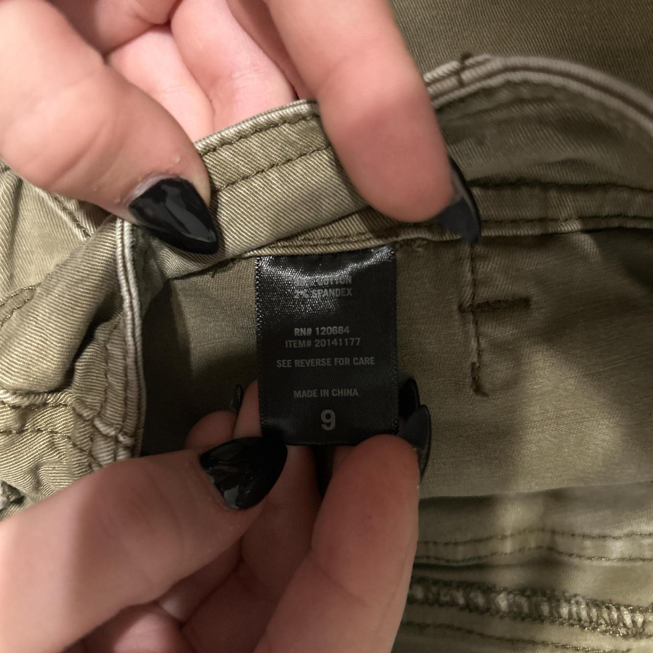 Hot Topic Green Flare-Leg Low Rise Women’s Cargo... - Depop