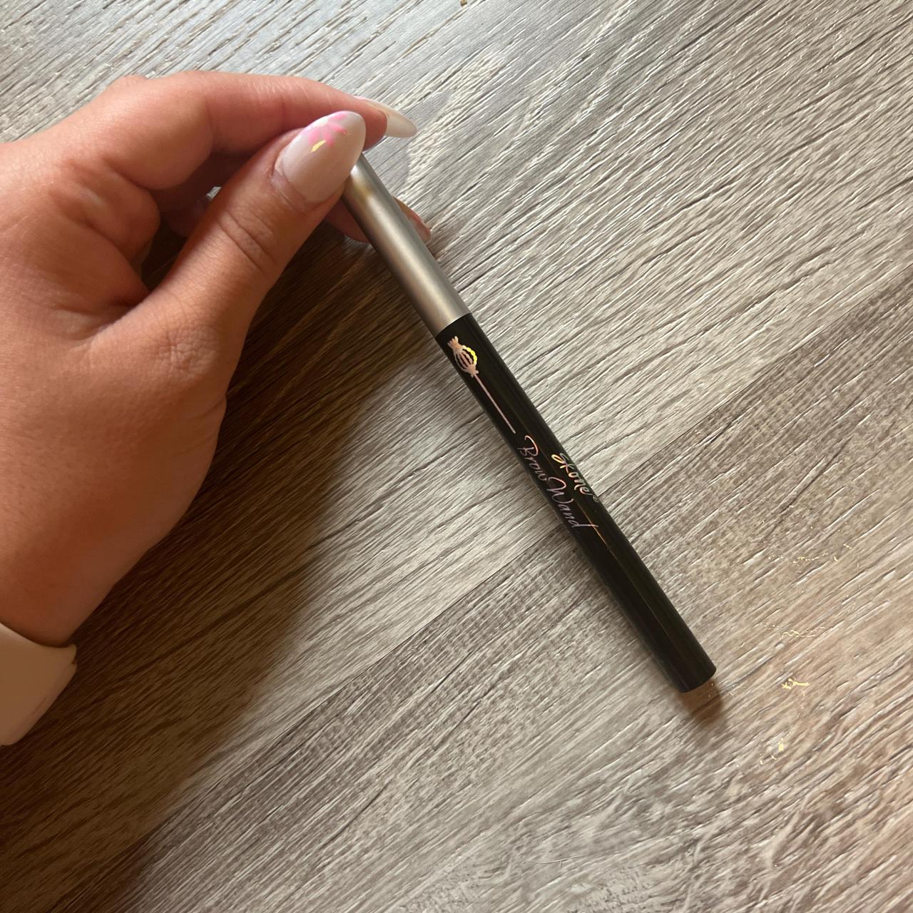 Skone brow wand in shade chocolate Depop