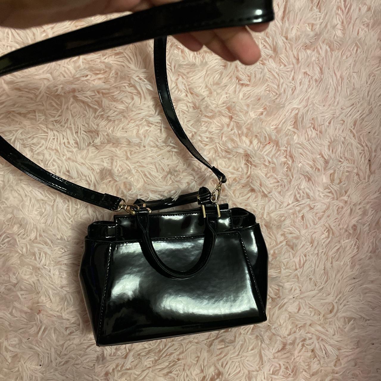 A black cross over purse #purse #blackpurse - Depop