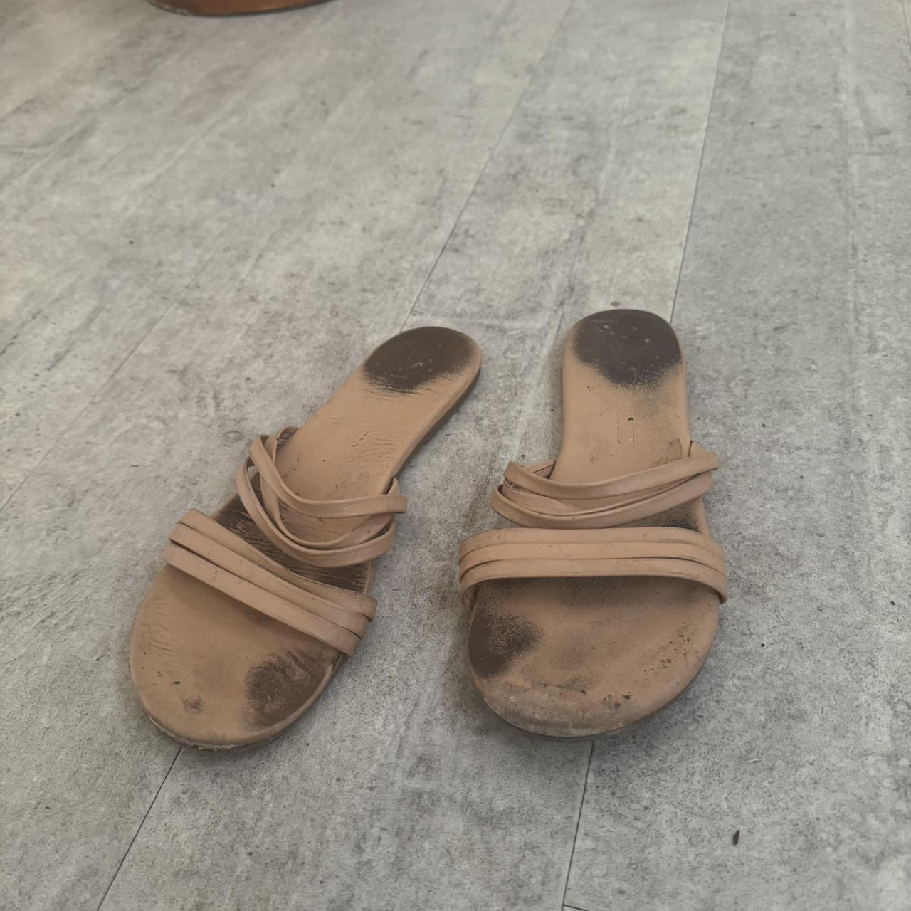 Teeks 8 woman’s scandals - Depop