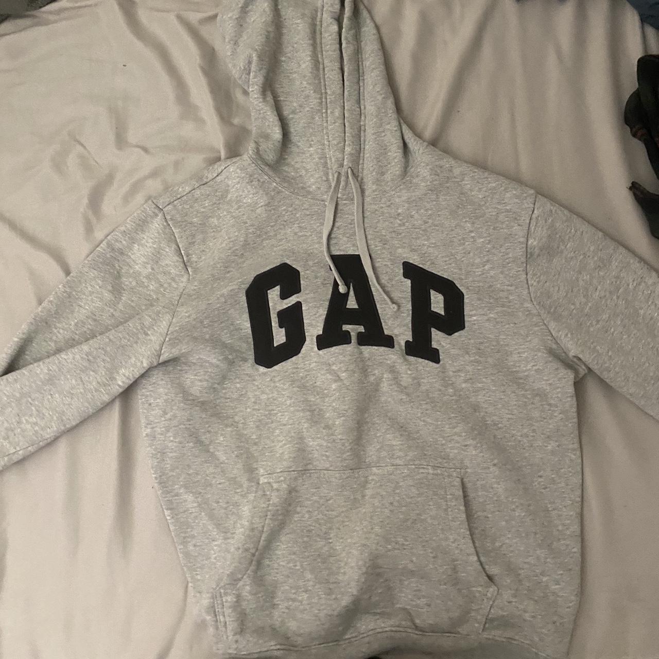 Grey Gap hoodie - Depop
