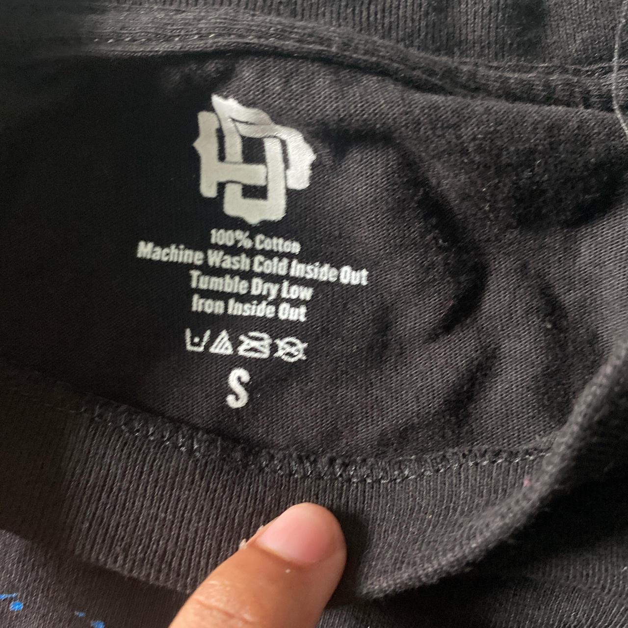 Coi Larry graphic tee #cropped - Depop