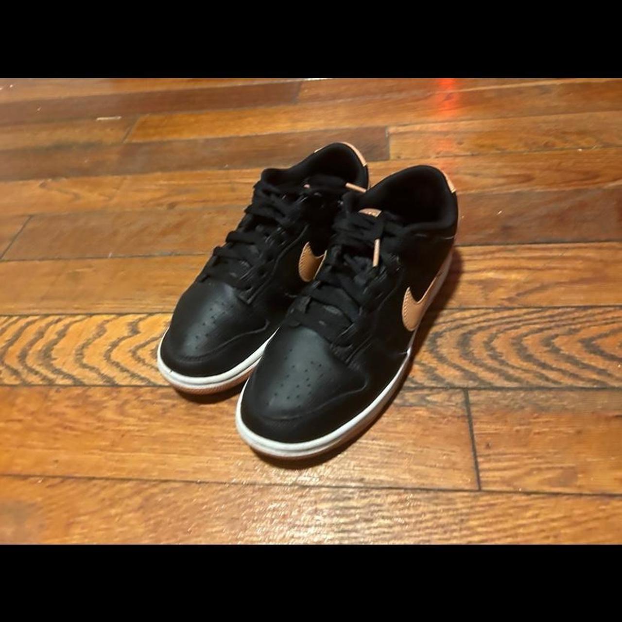 Used Nike dunks size 8.5 - Depop