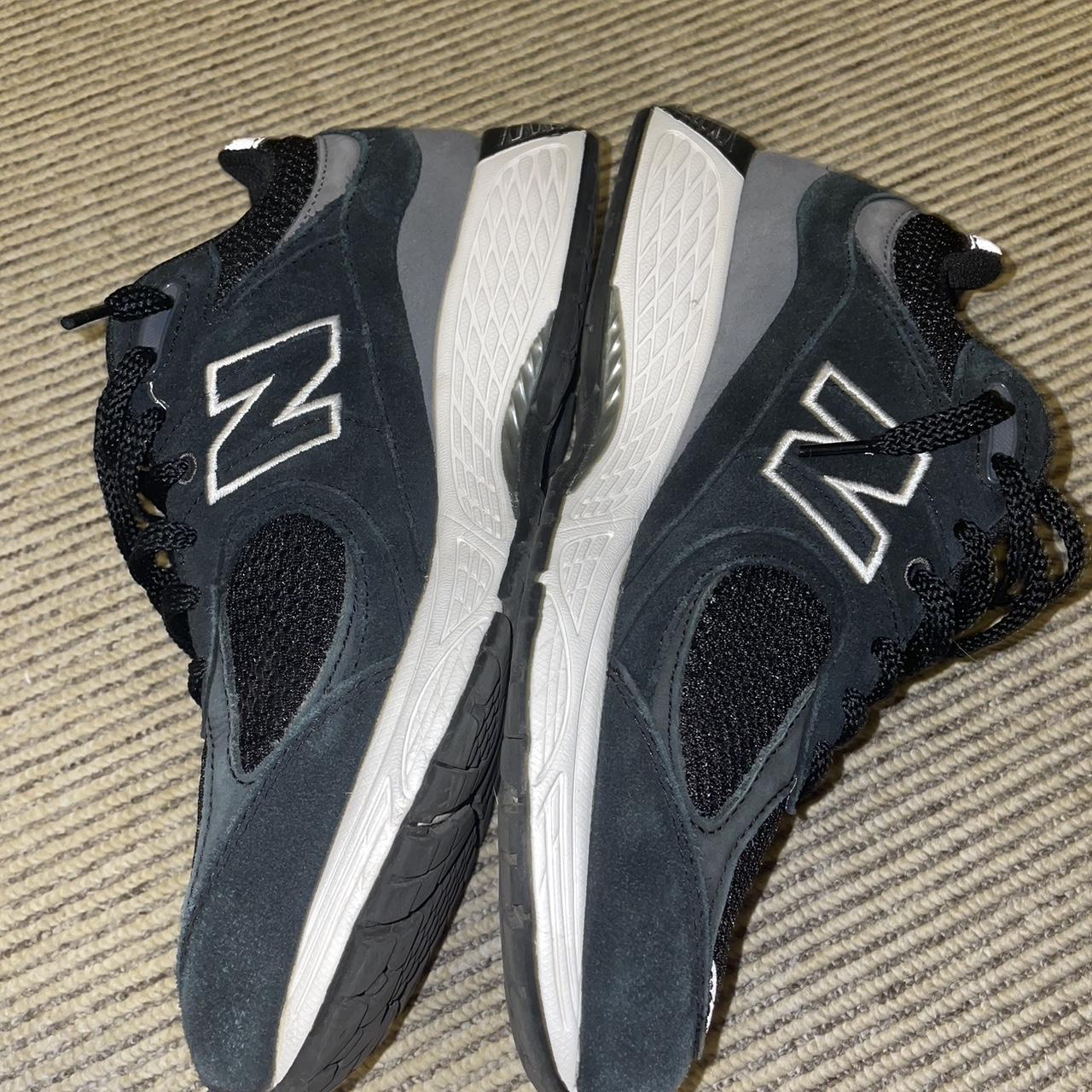 black new balance 2002r - Depop