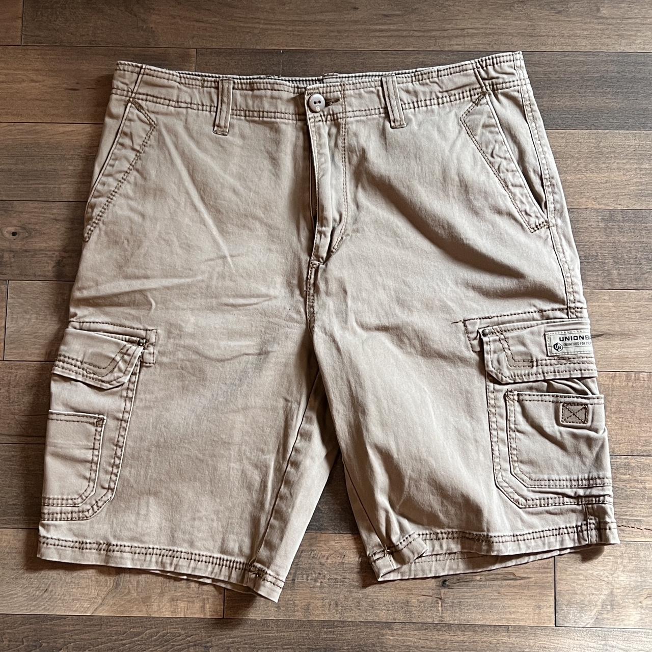 Union Bay cargo shorts Size: 36” (waist) - Depop