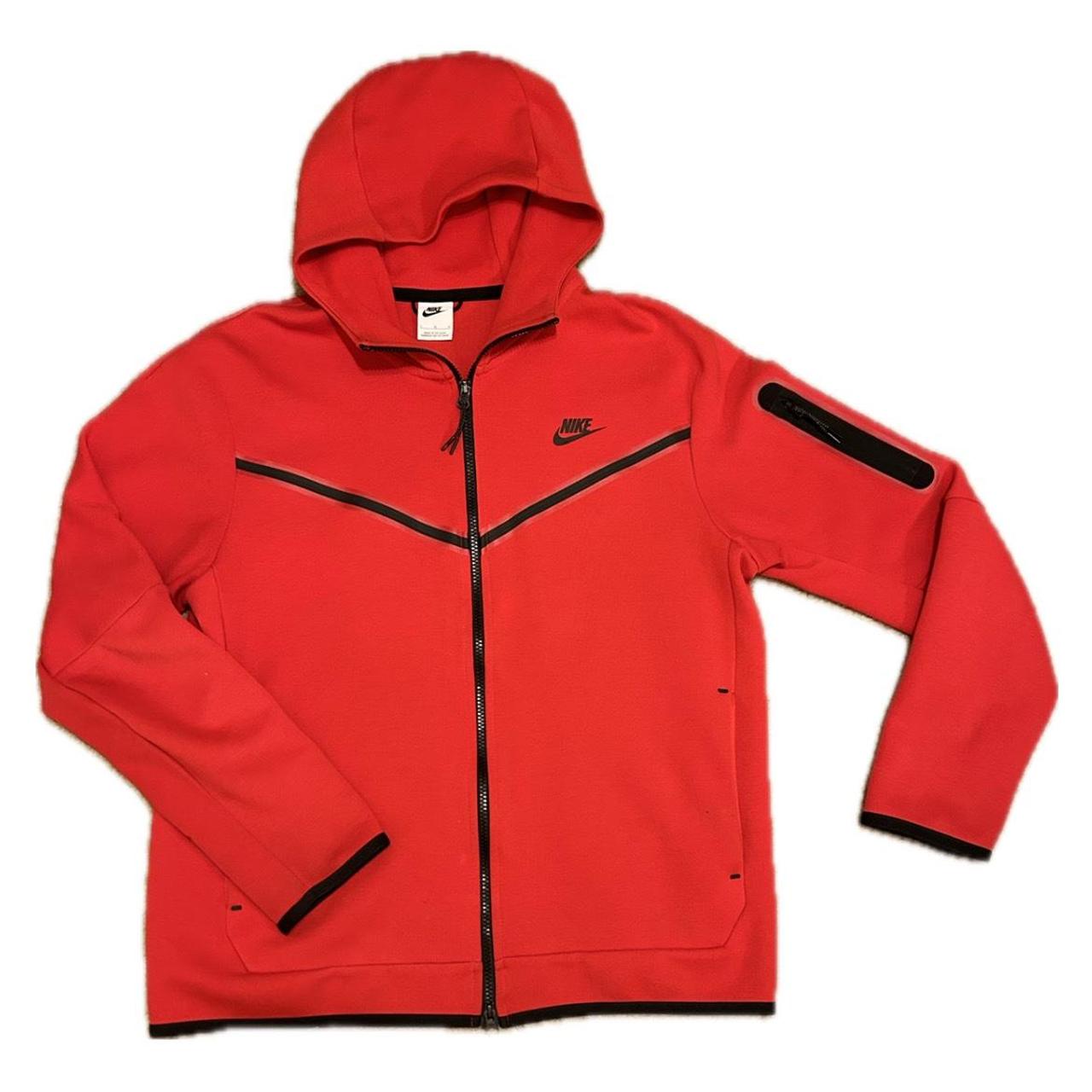 Red Nike tech - Depop