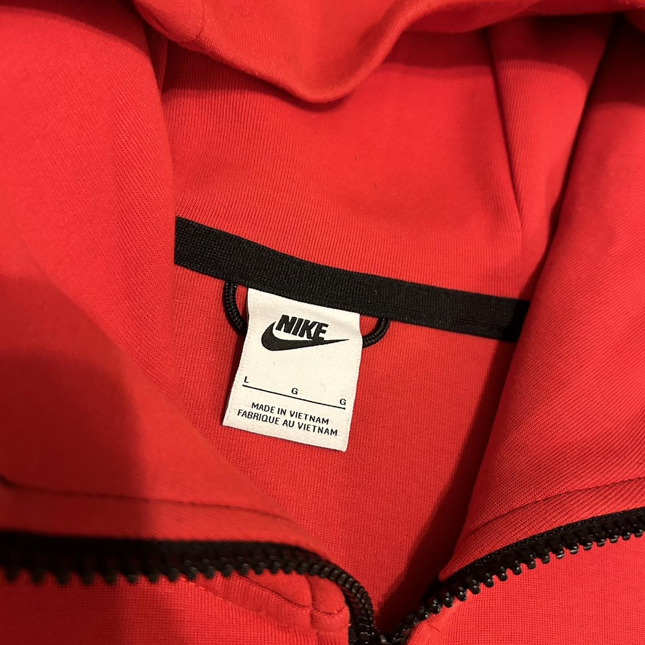 Red Nike tech - Depop