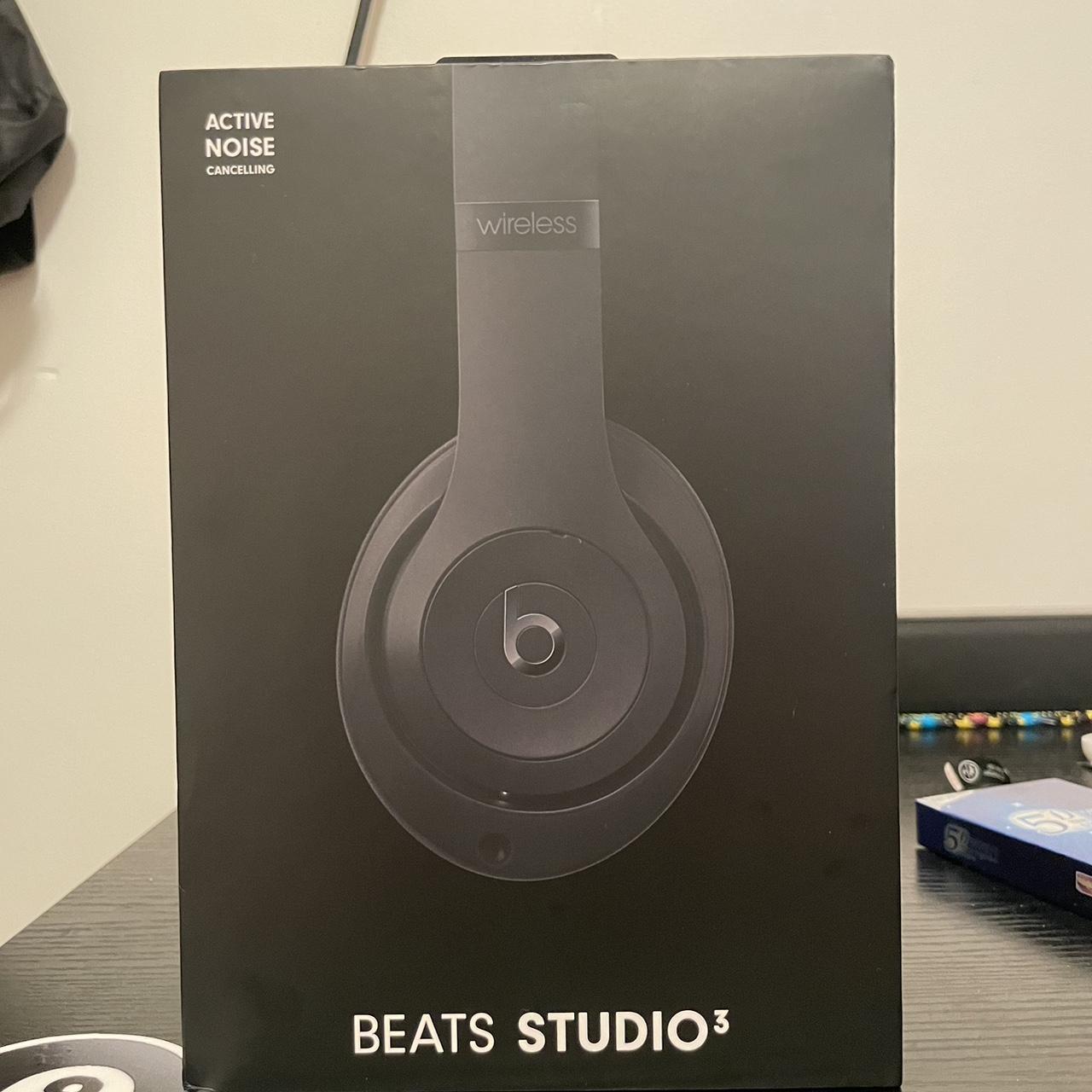 Beats Studio 3 Open box only tried on - Depop