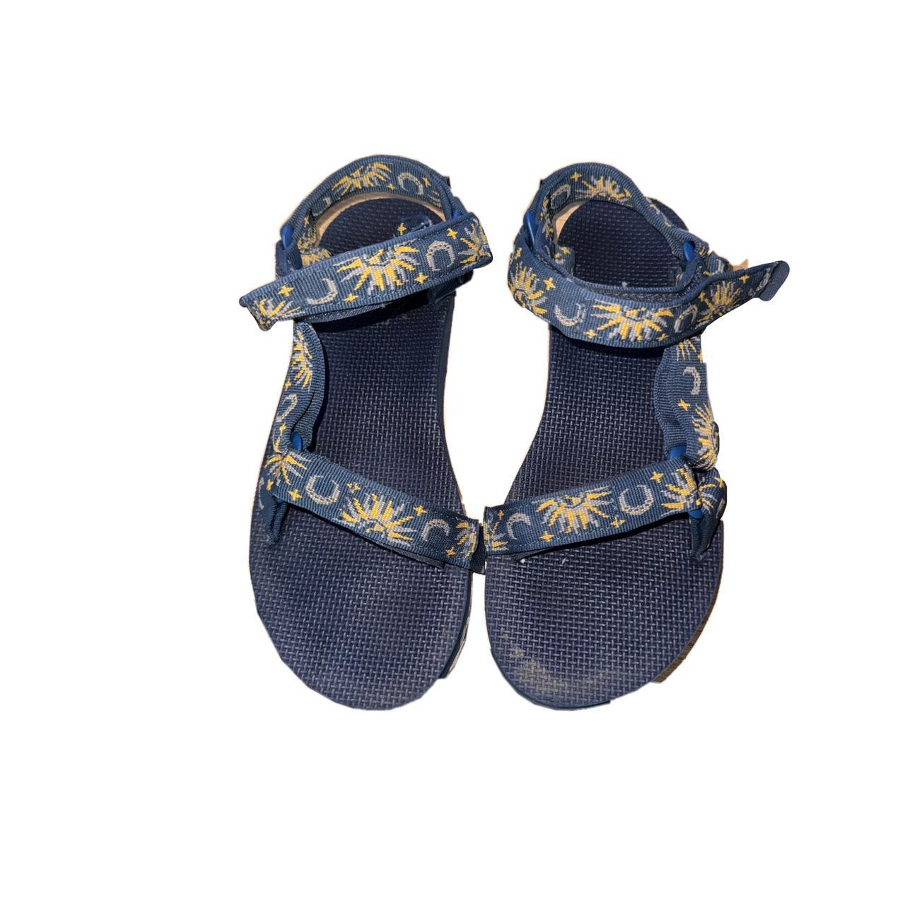 moon and sun teva sandals size 7 worn - Depop