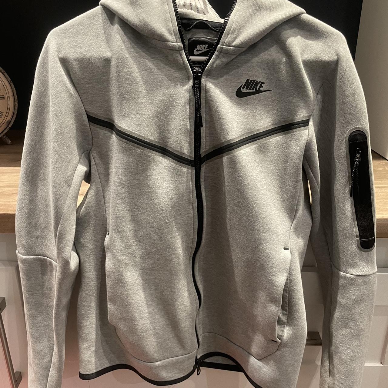 Men’s XS Grey Nike tech Fleece worn a couple times... - Depop