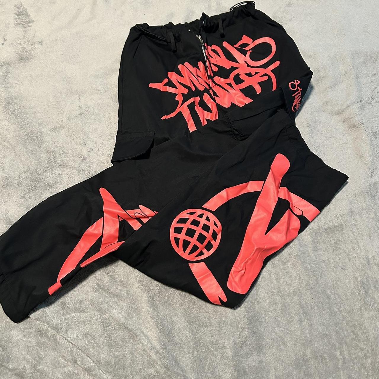 large black n red minus twø cargos - Depop
