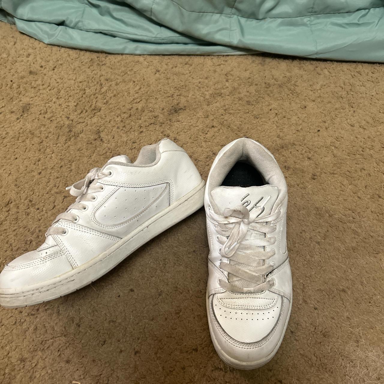 es chunky skate shoes from the 90s. They don’t make... - Depop