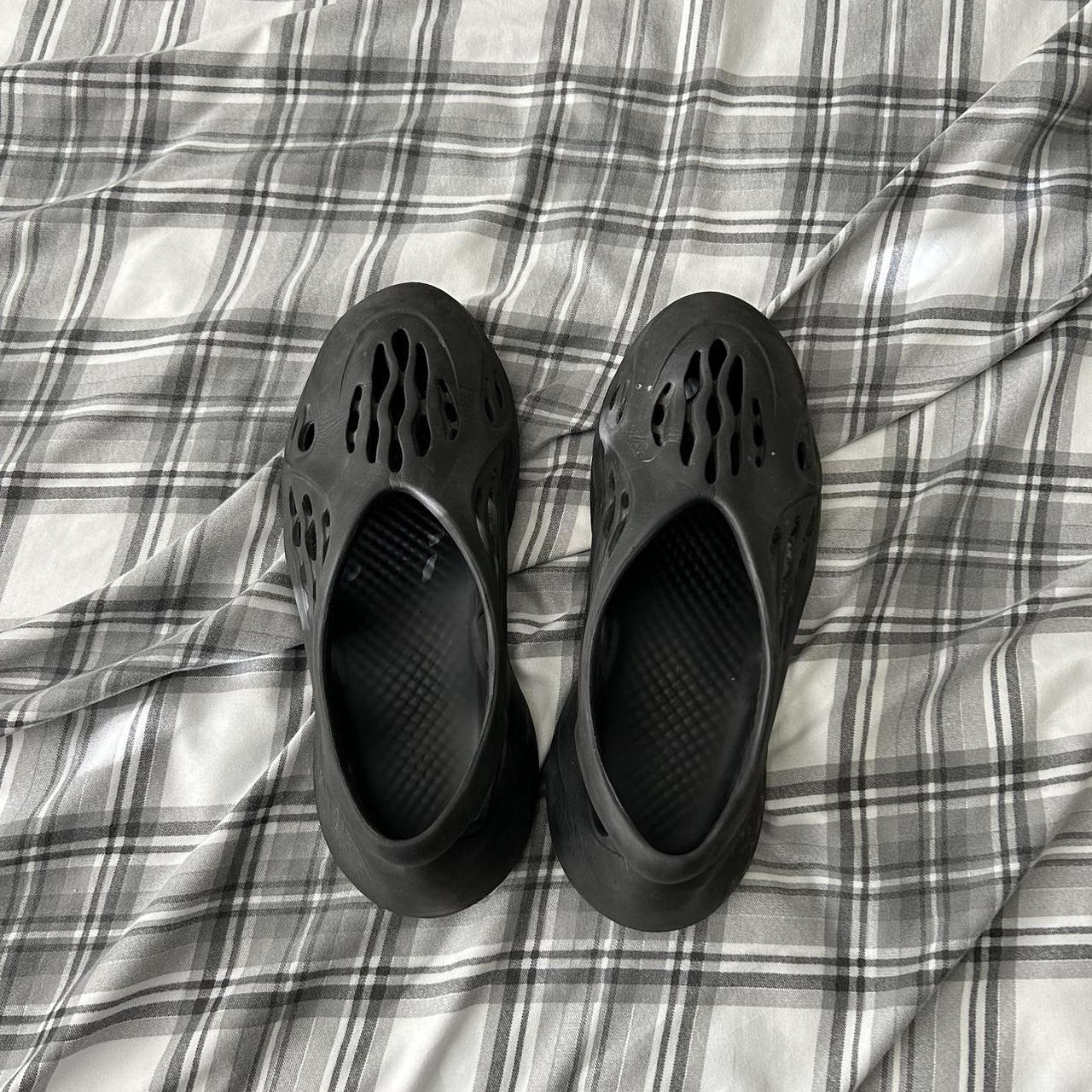 rep yzy foam runners - Depop