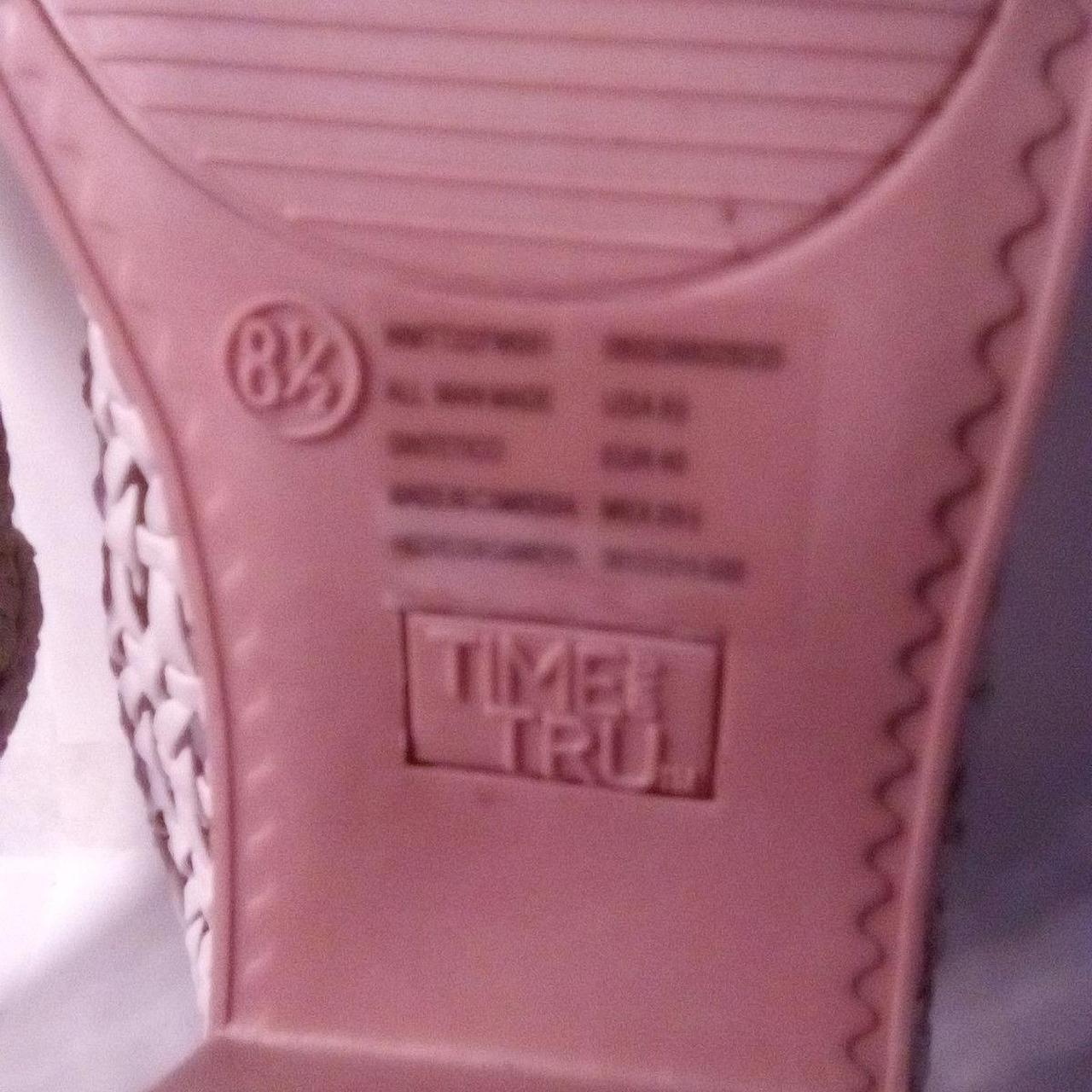 The Time and Tru Womens 8.5 Memory Foam Woven Heel... | Depop