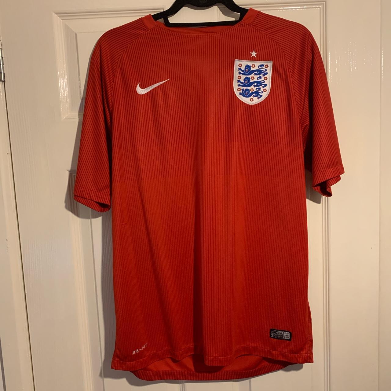 Unnamed 2014 England red football top decent condition - Depop