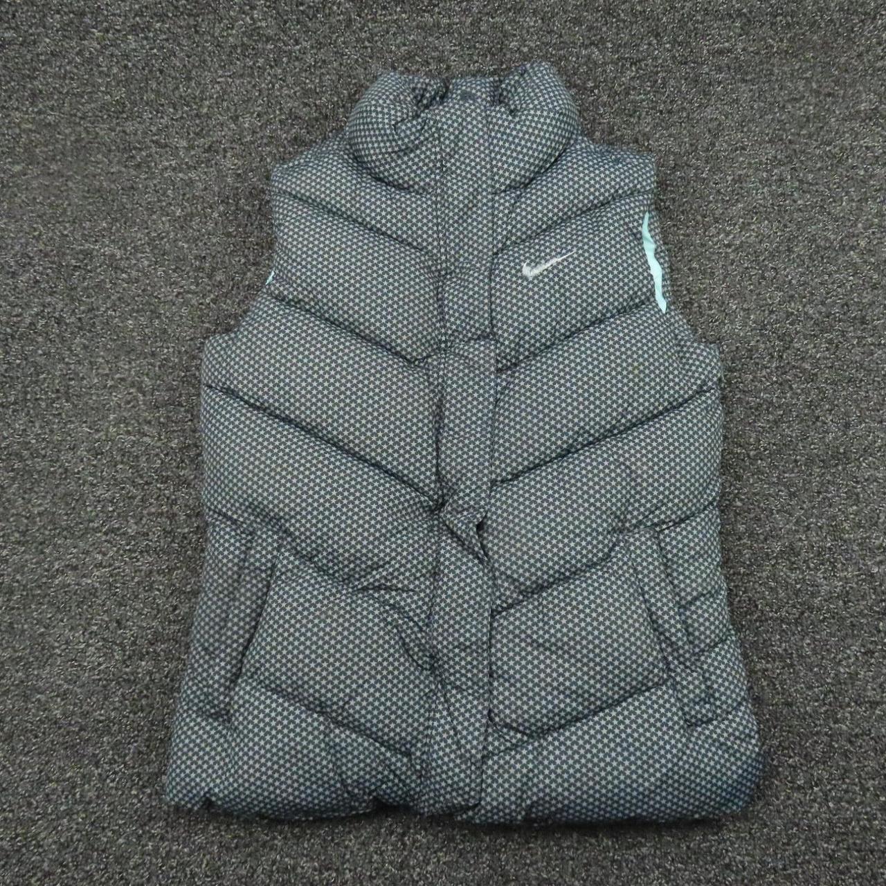 Nike Puffer Vest Girls Large Gray & Blue Stars... - Depop