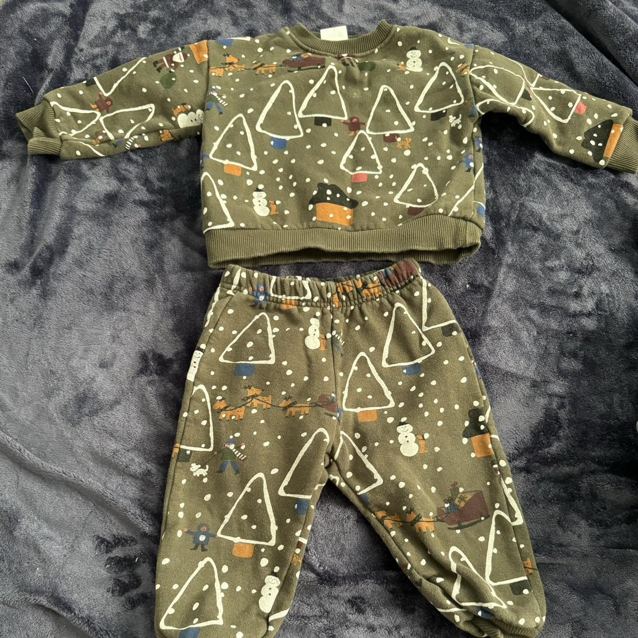 18-25 Zara Christmas tree set - Depop