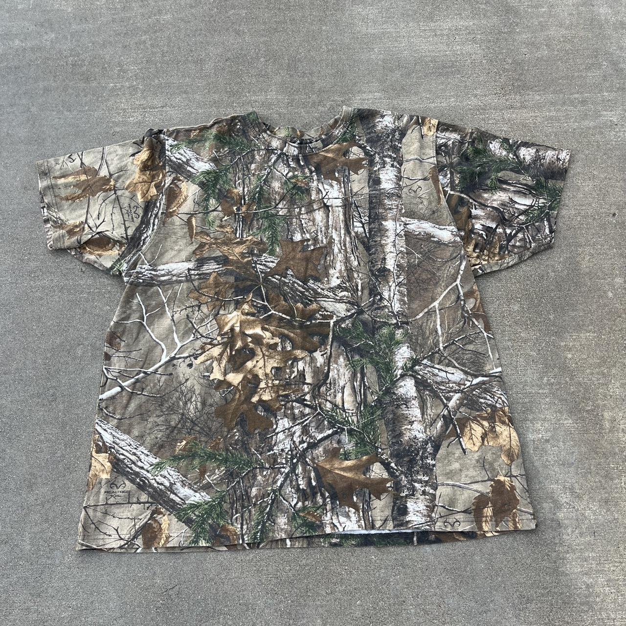 Camo Tee MEASUREMENTS PIT TO PIT: 26 LENGTH: 31 - Depop