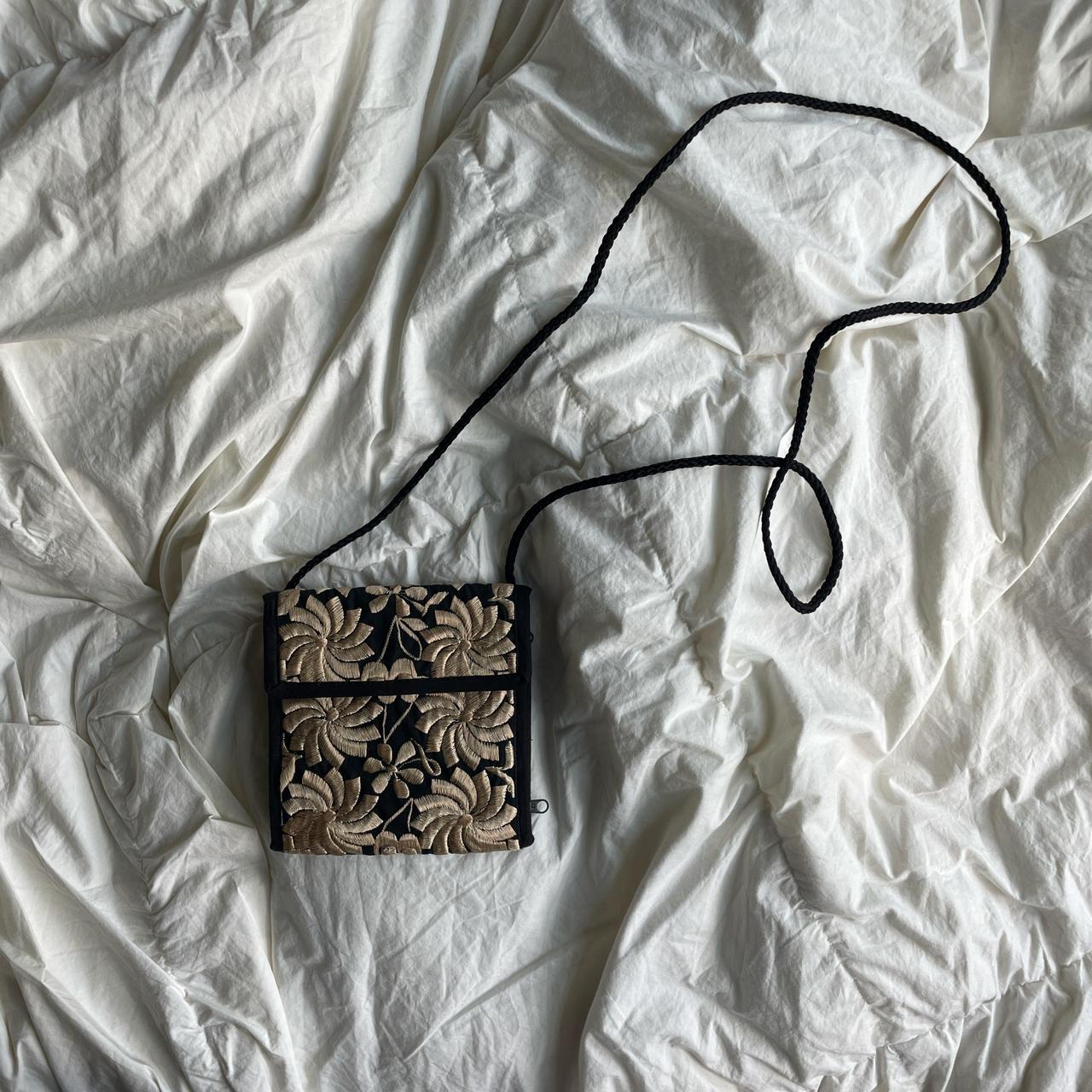 Y2k esque cardholder/wallet with a strap, very cute,... | Depop