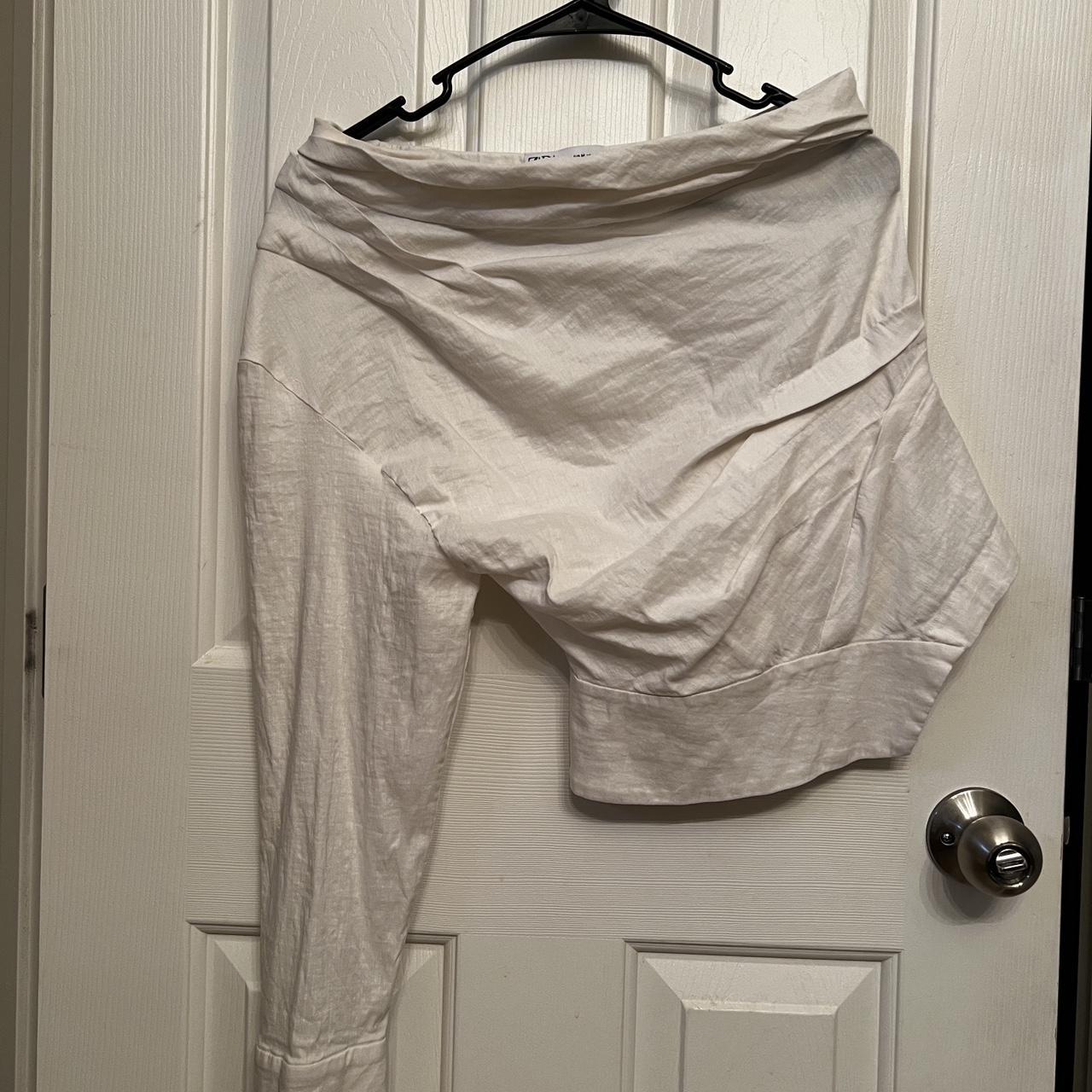 Off shoulder shirt - Depop