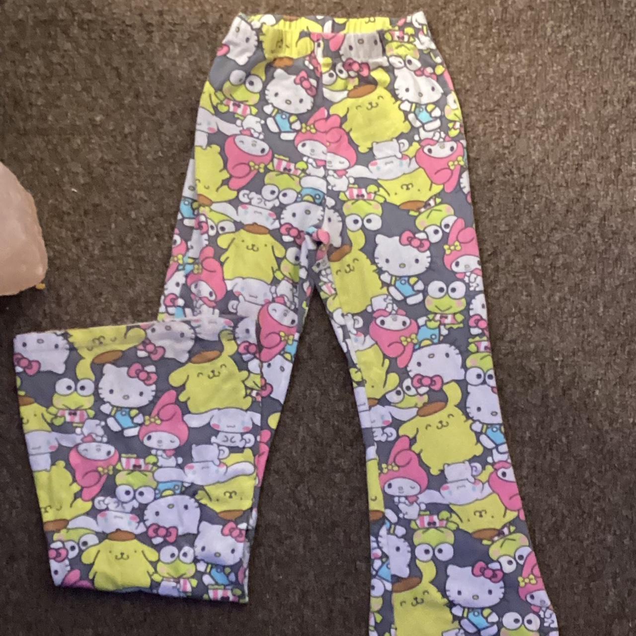 Hello kitty flair stretchy leggings - Depop