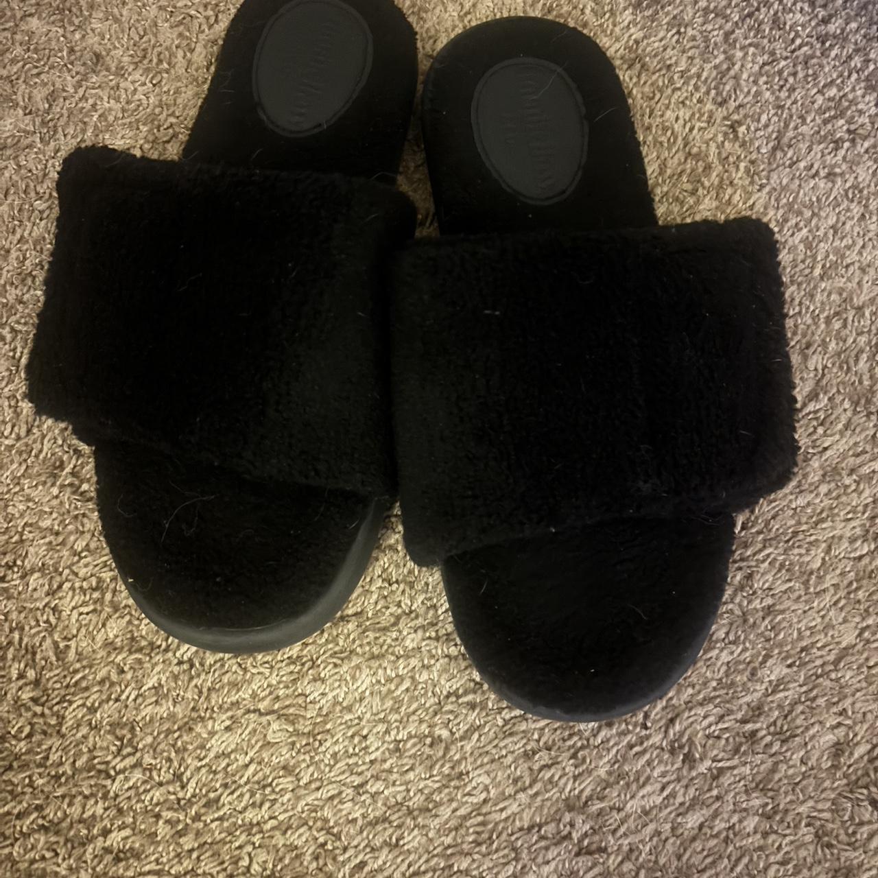 Goodfellow Slides size 11 in good condition throw me... - Depop