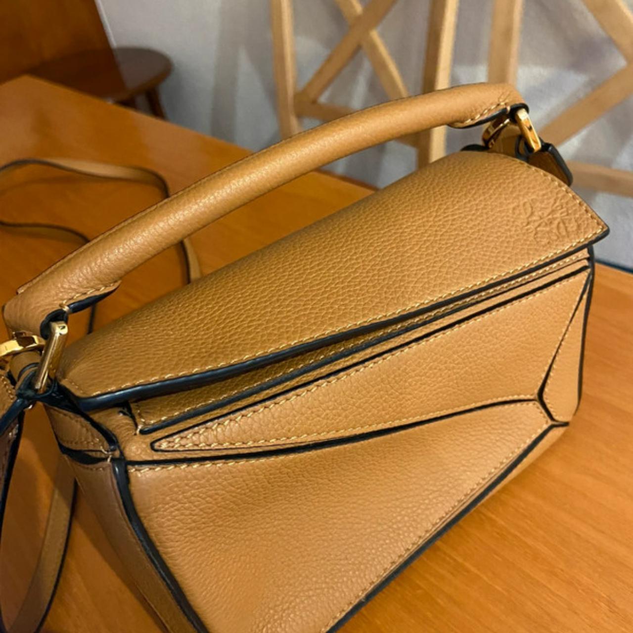 Mini Puzzle Loewe in Light Caramel Nunca usado, en... - Depop