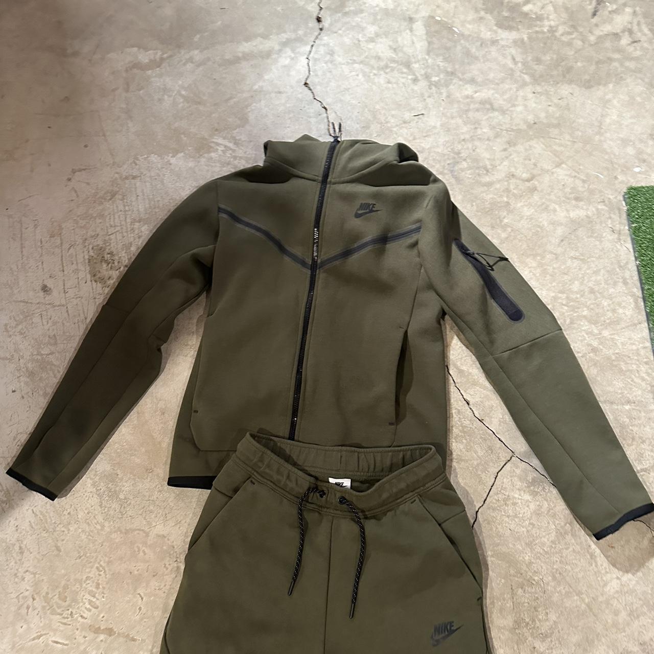 Green Nike Tech hoodie & pants size xs - Depop