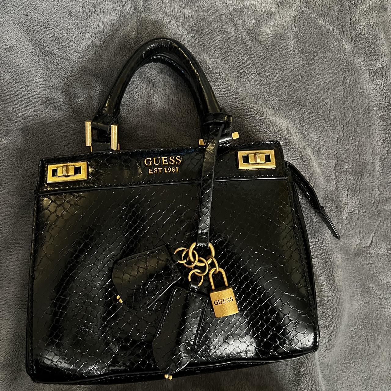 Black guess purse - Depop