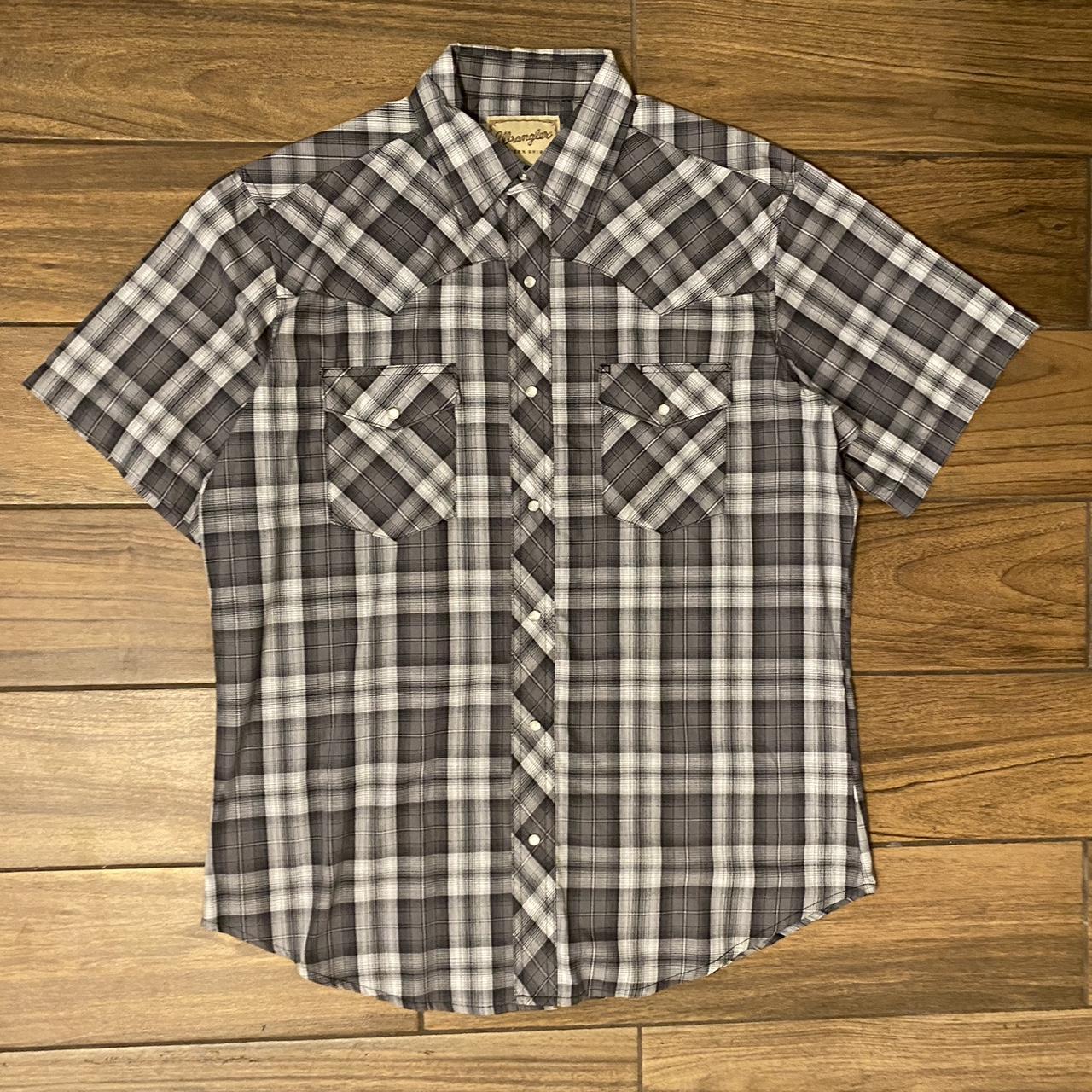 Wrangler button up - Depop