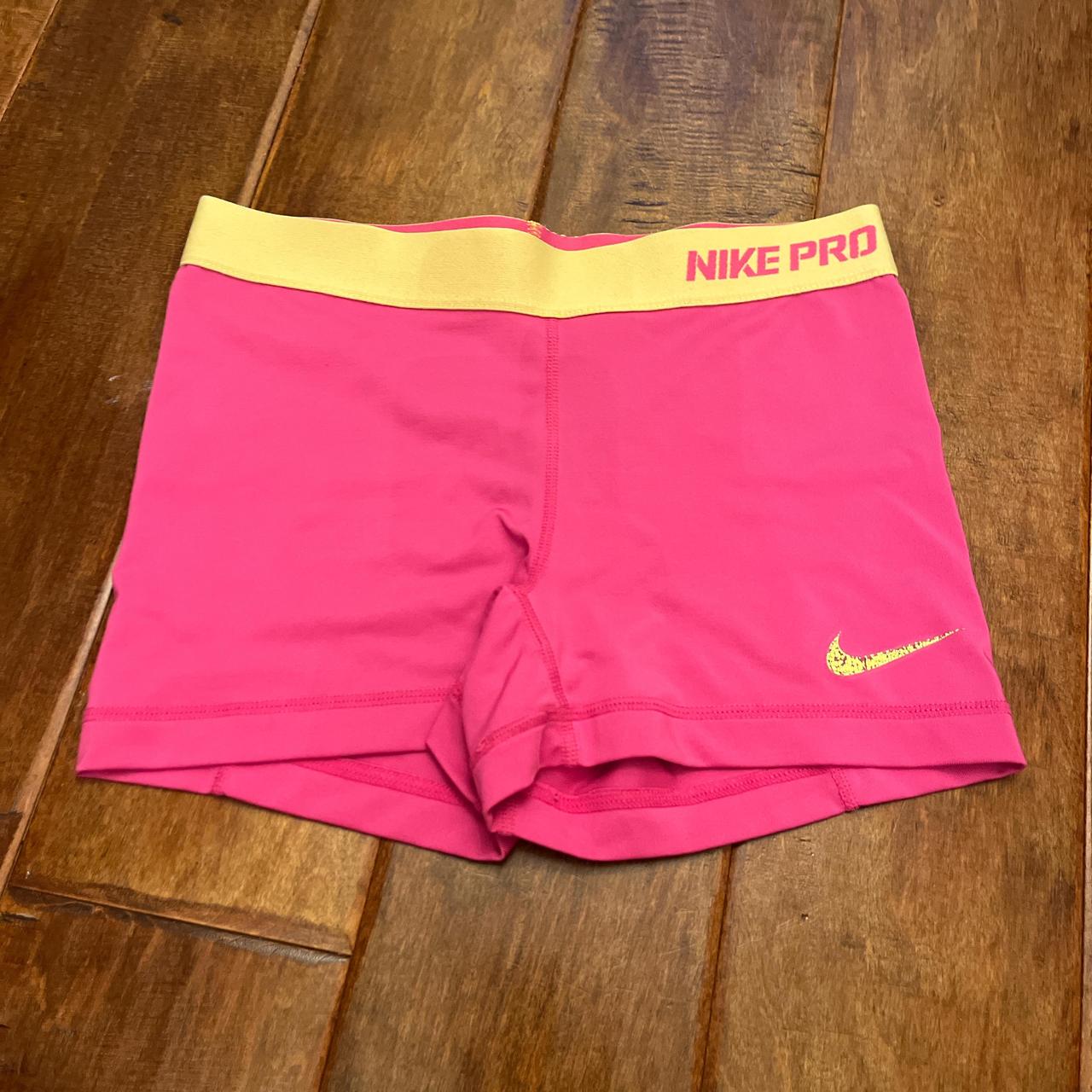 Nike Pro - Depop