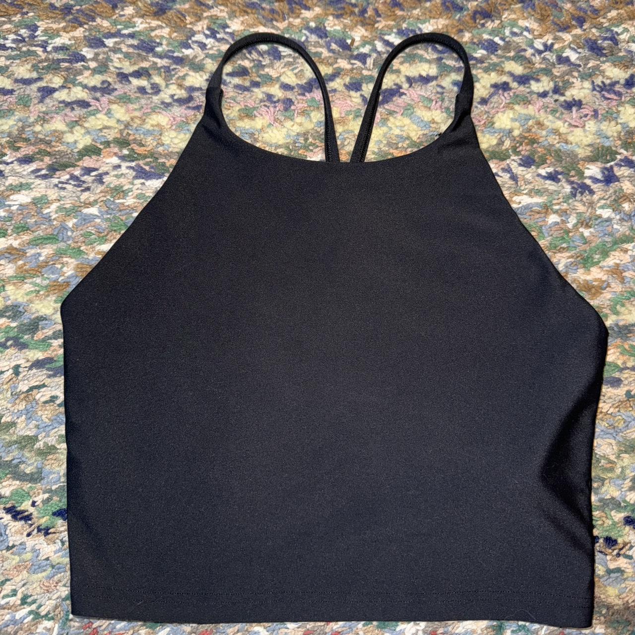 Old Navy Razorback Exercise tank-built in... - Depop