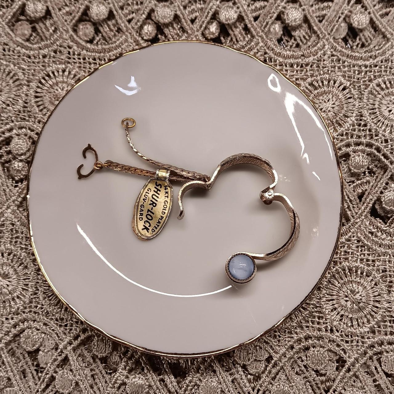 ANTIQUE 14k Gold Plated SHUR-LOCK GLUV-GARD Glove... | Depop