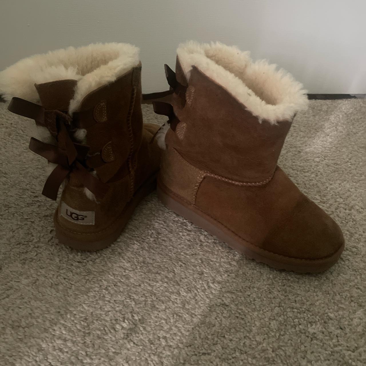 size 3 uggs with bows on back -perfect... - Depop