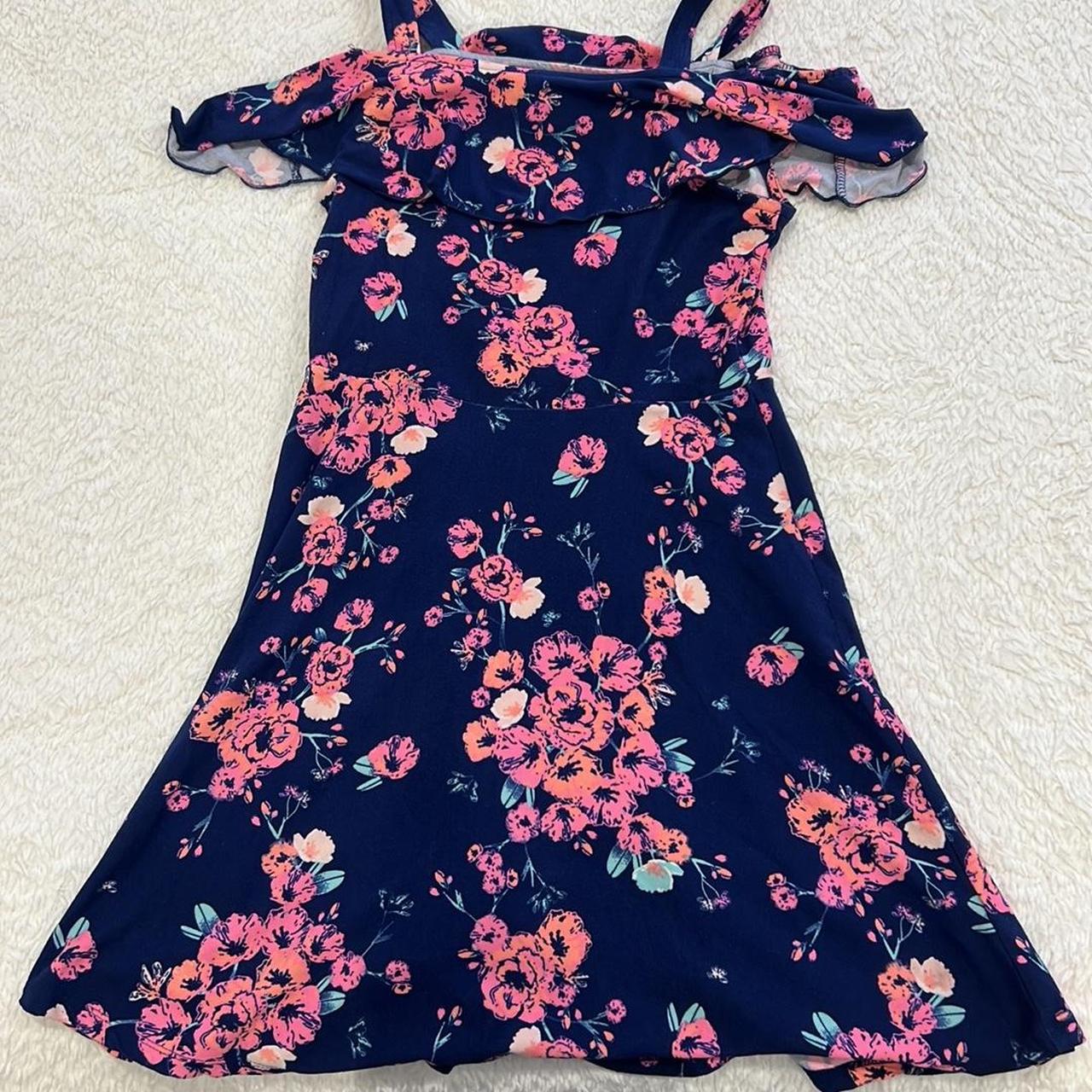 Epic threads girls (not women!) off the shoulder... - Depop