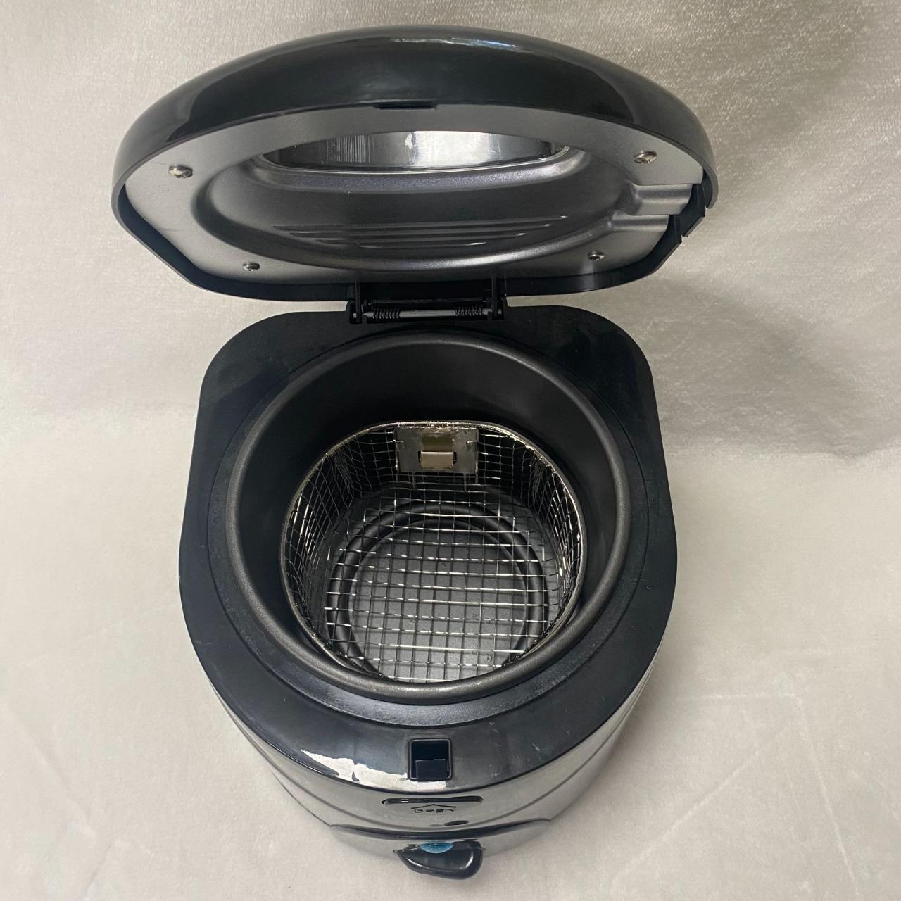 Toastmaster 1-Liter Deep Fryer with Basket & Manual... - Depop