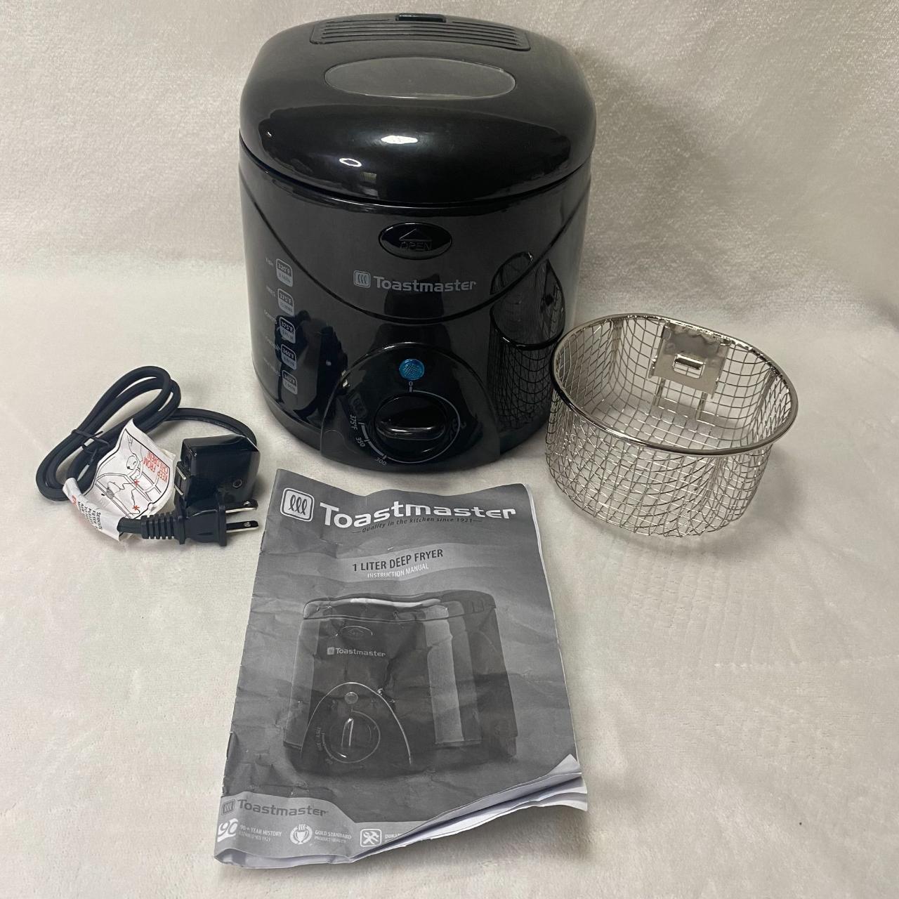 Toastmaster 1-Liter Deep Fryer with Basket & Manual... - Depop