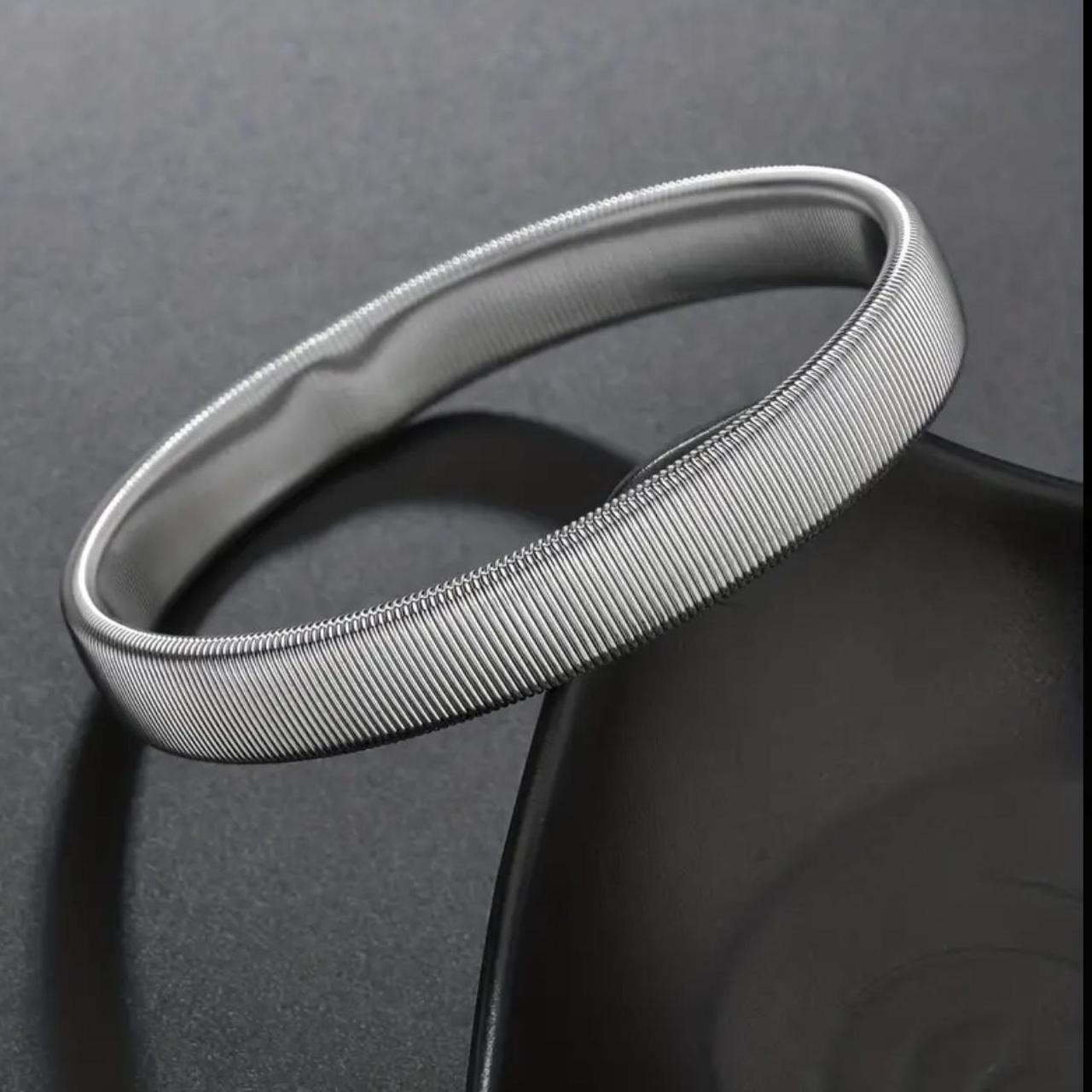 Metal men bracelet - Depop