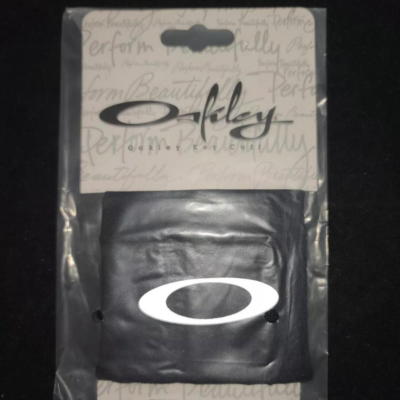 NEW OAKLEY Key Cuff Foldover stash Sport... | Depop
