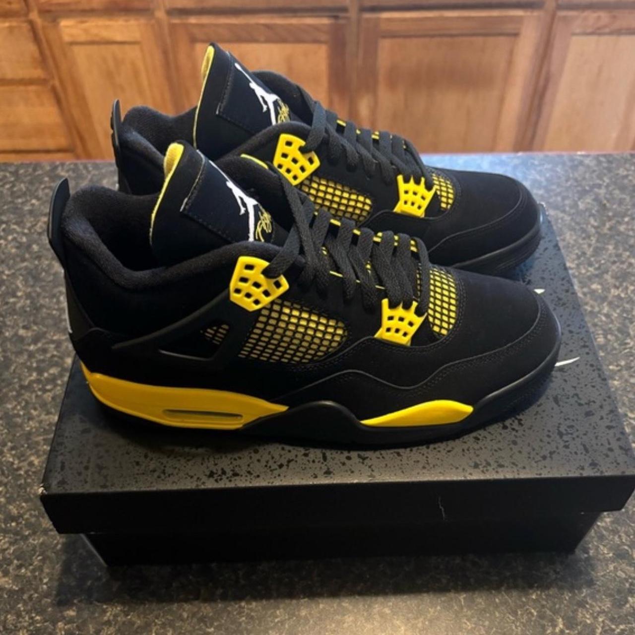 Thunder 4s Brand New Tryna get rid of em so throw... - Depop