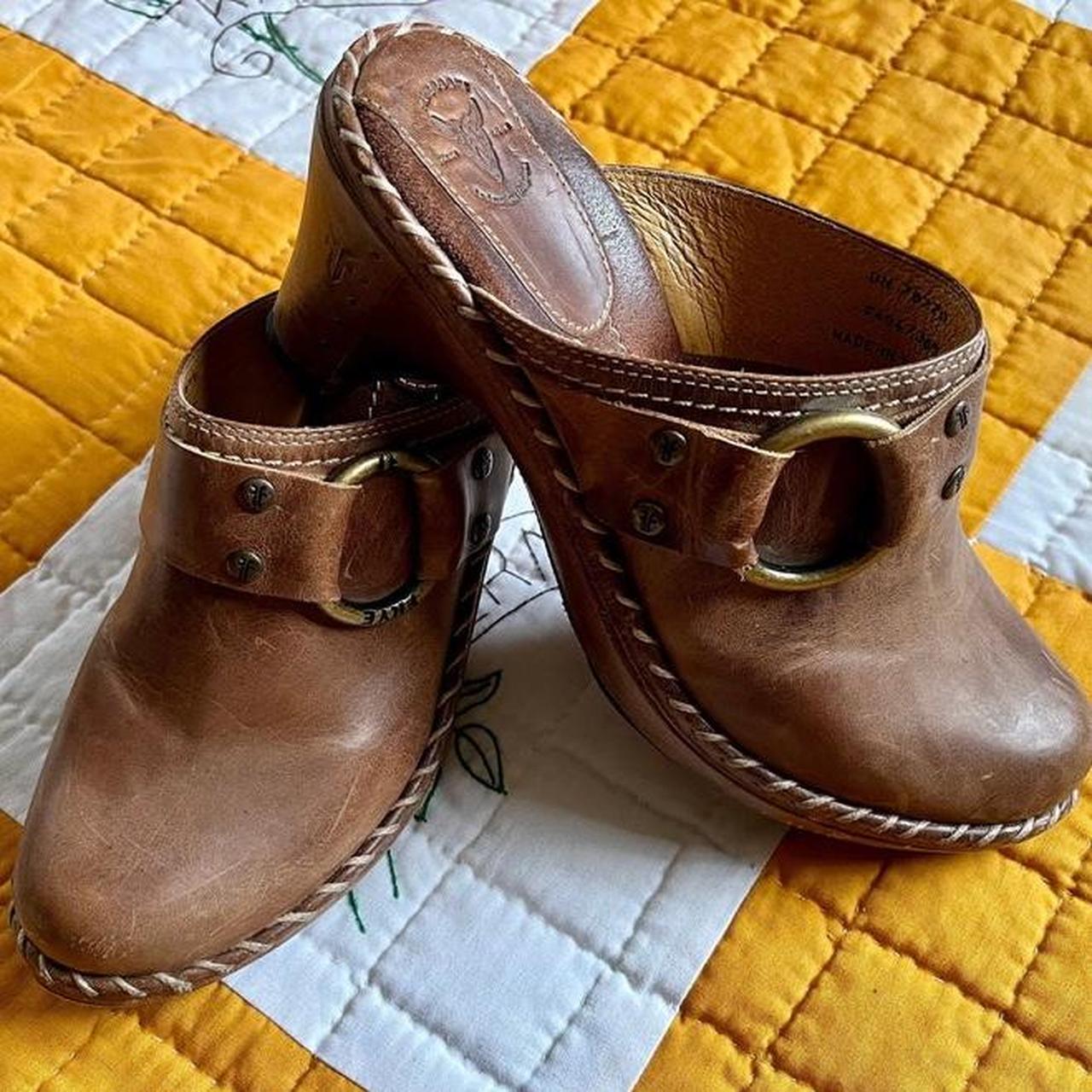 Frye brown clogs with a chunky circle buckle - Depop