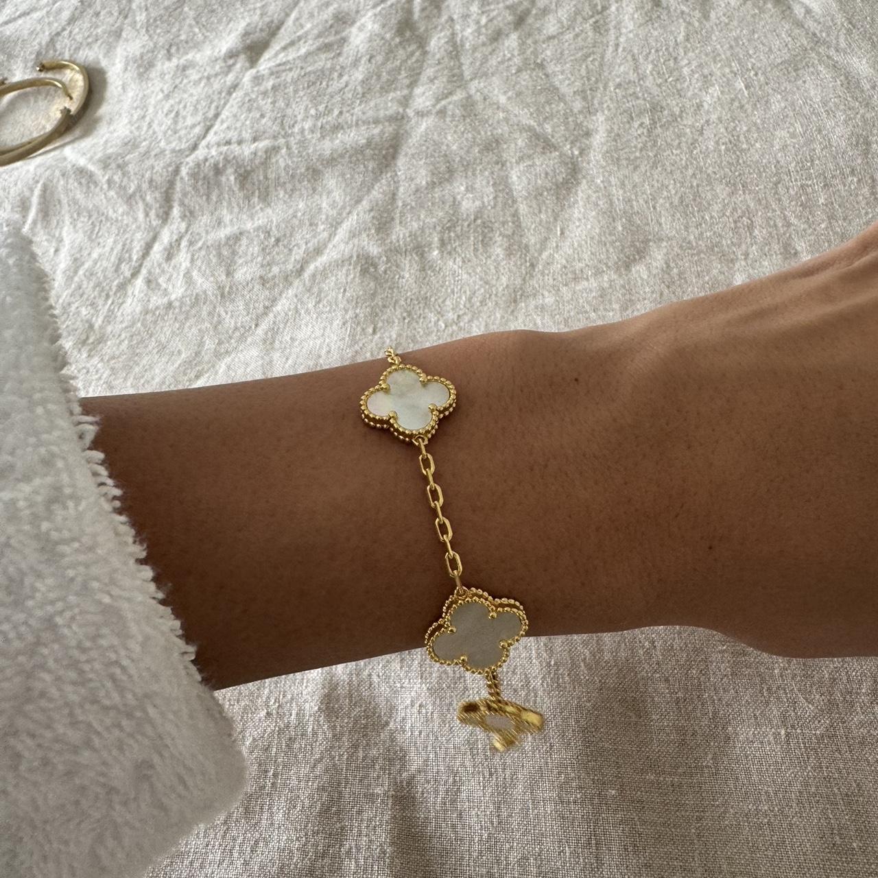 Van cleef white pearl bracelet - Depop