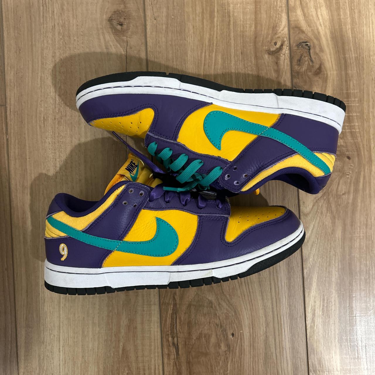 NIKE DUNKS SLIGHTLY USED SIZE 8️⃣.5️⃣ | Depop
