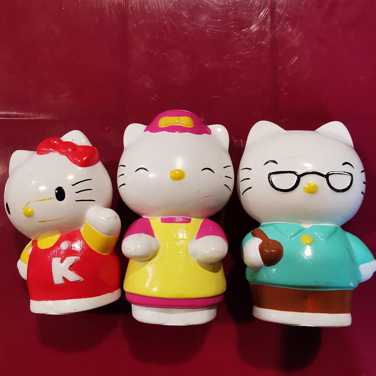 Sanrio Hello Kitty finger puppet family figures 1989 - Depop