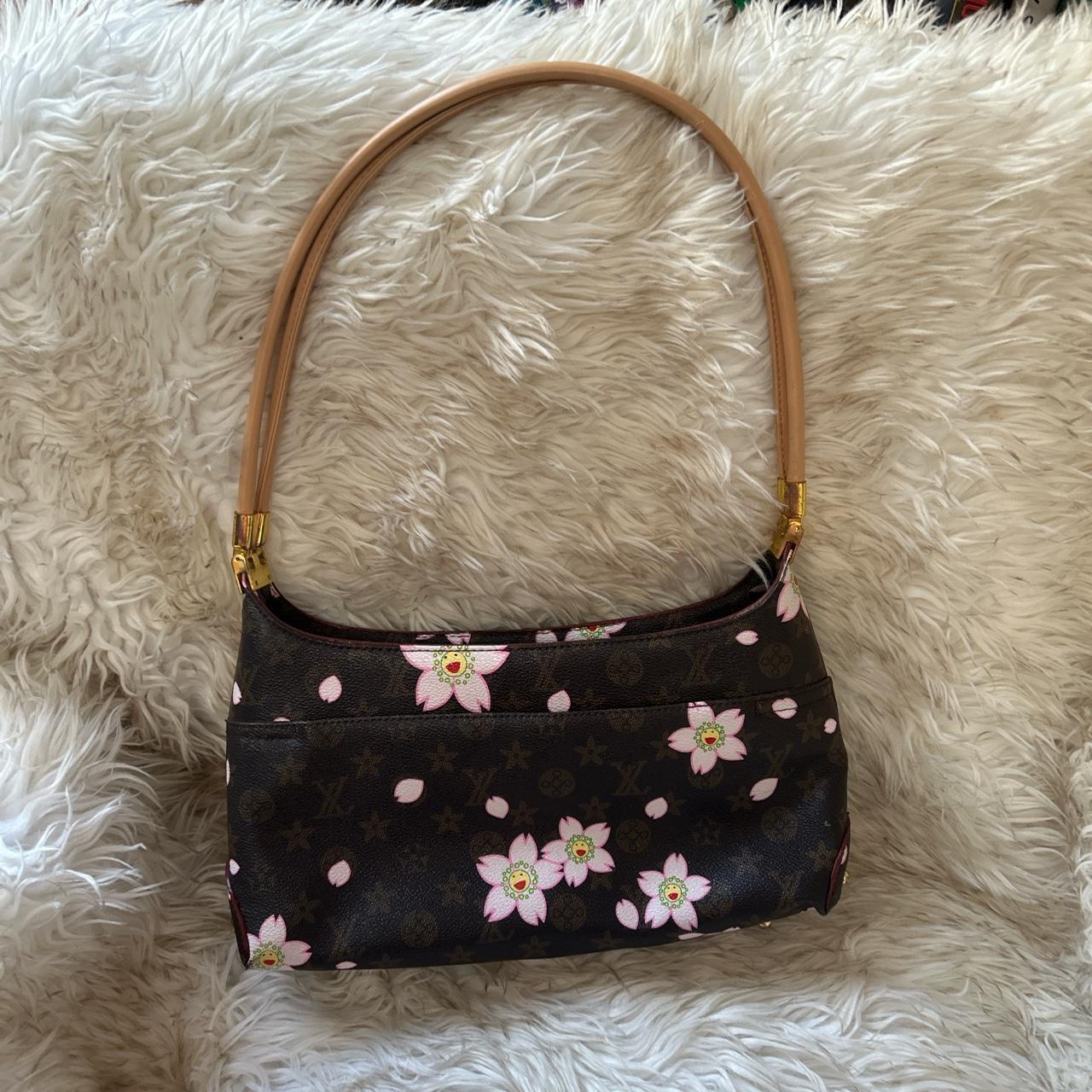 Small cute purse. Never used non smoking house - Depop