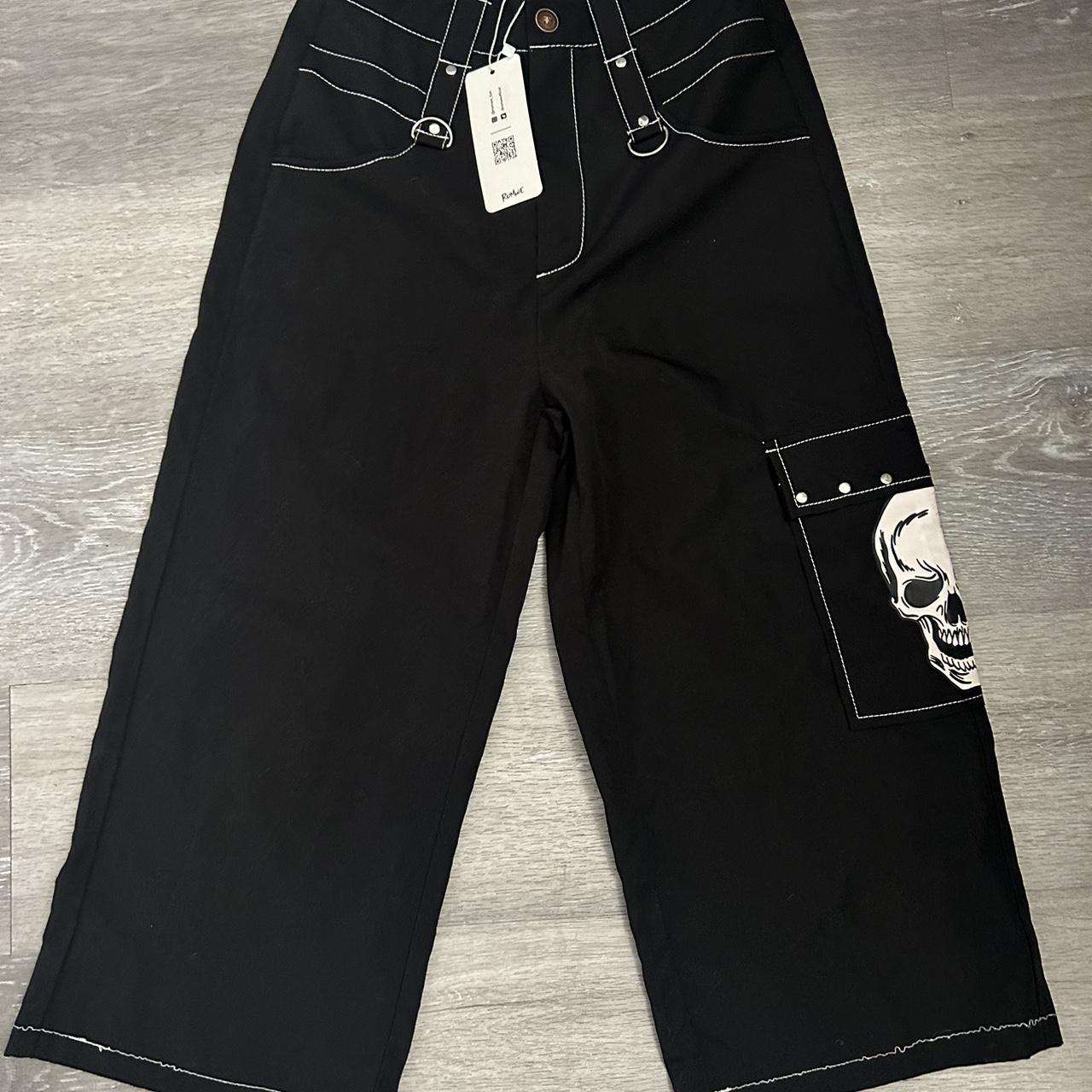 New Romwe pants with skull ! Size XS Has tags... - Depop