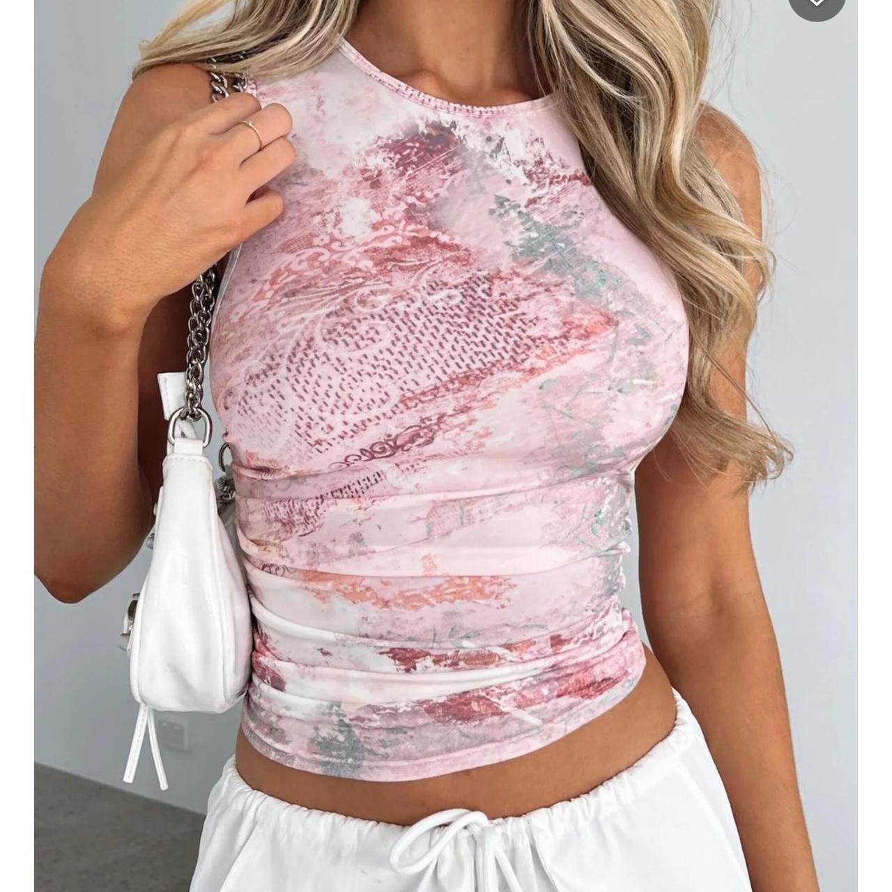 White fox tank, Never worn Size XS Super stretchy - Depop