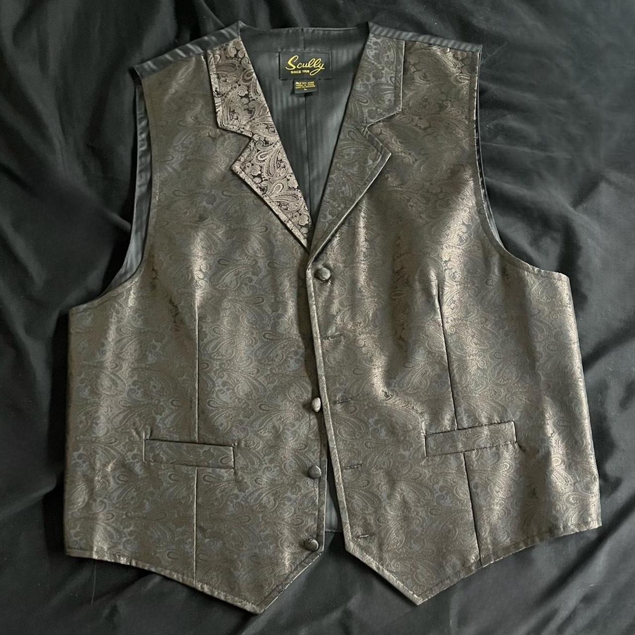 scully vest with paisley pattern Worn once to my... - Depop